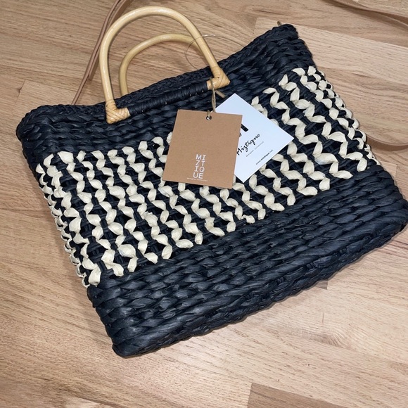 Miztique | Bags | Miztique Bamboo Handle Square Straw Handbag Tote ...